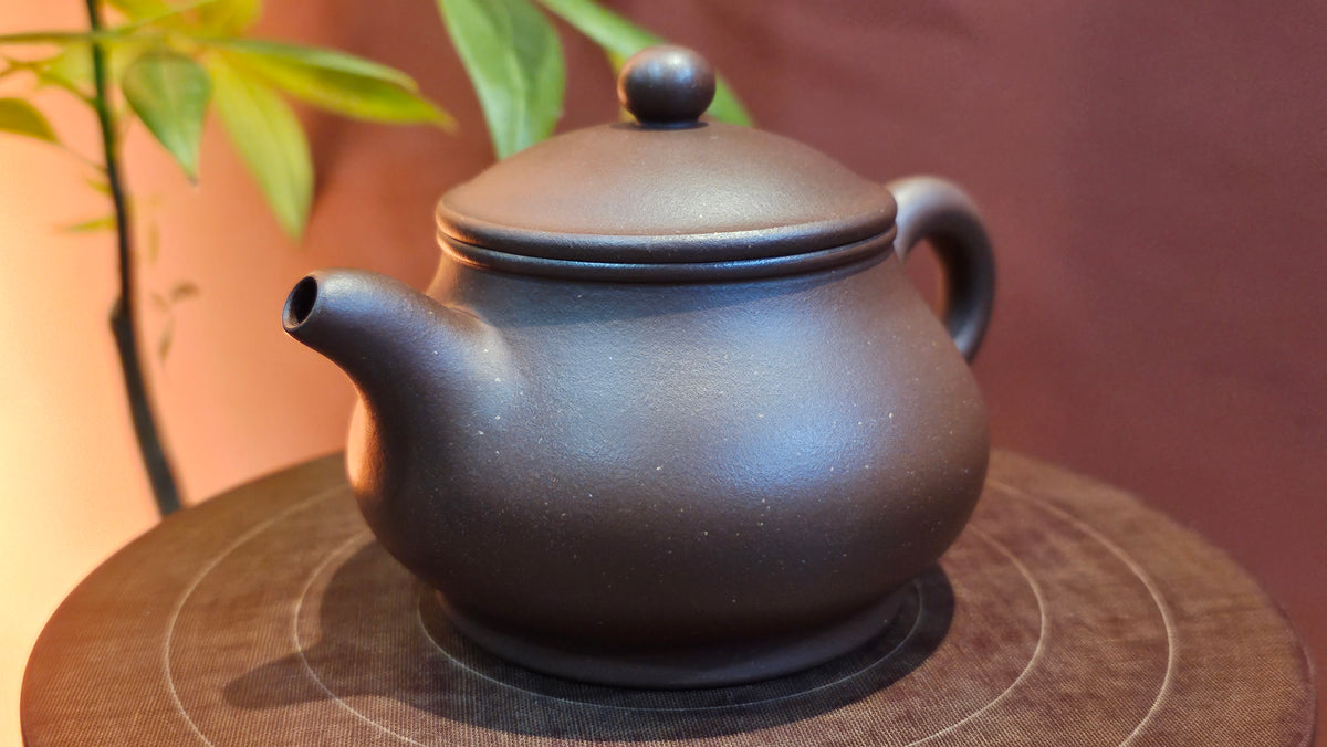 Pan Hu 番壶, 203.3ml, DiCaoQing ZiNi 底槽青紫泥, by our Collaborative Craftsm ...