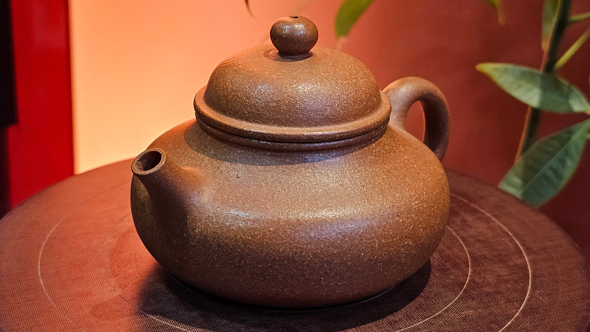 Rong Tian 容天, 176.1ml, Huang Jiang Po Ni 黄降坡泥, by our Collaborative Cr ...