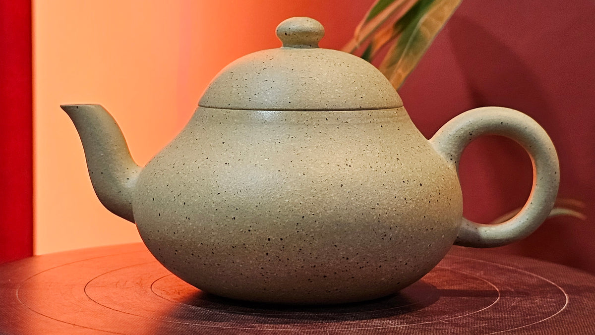 Li Xing 梨形, 162.5ml, Zhi Ma Duan Ni 芝麻段泥, by Craftsman Gu Xiao Ming 顾小 ...