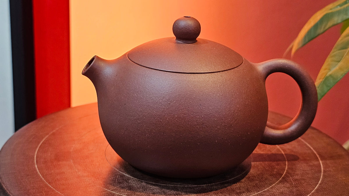 Xi Shi 西施, 168.5ml, Di Cao Qing Zi Ni 底槽青紫泥, by Craftsman Gu Xiao Ming ...